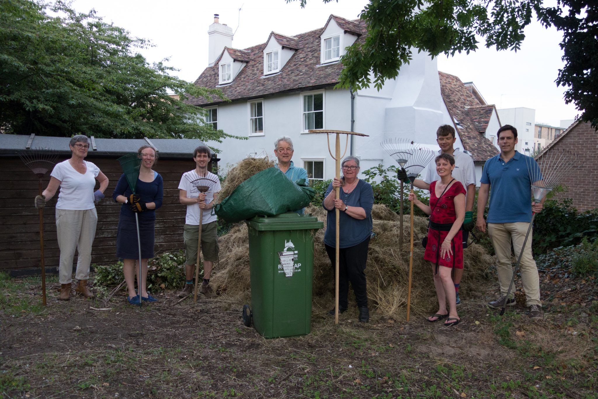 Churchyard working parties – St Andrew's Church, Chesterton